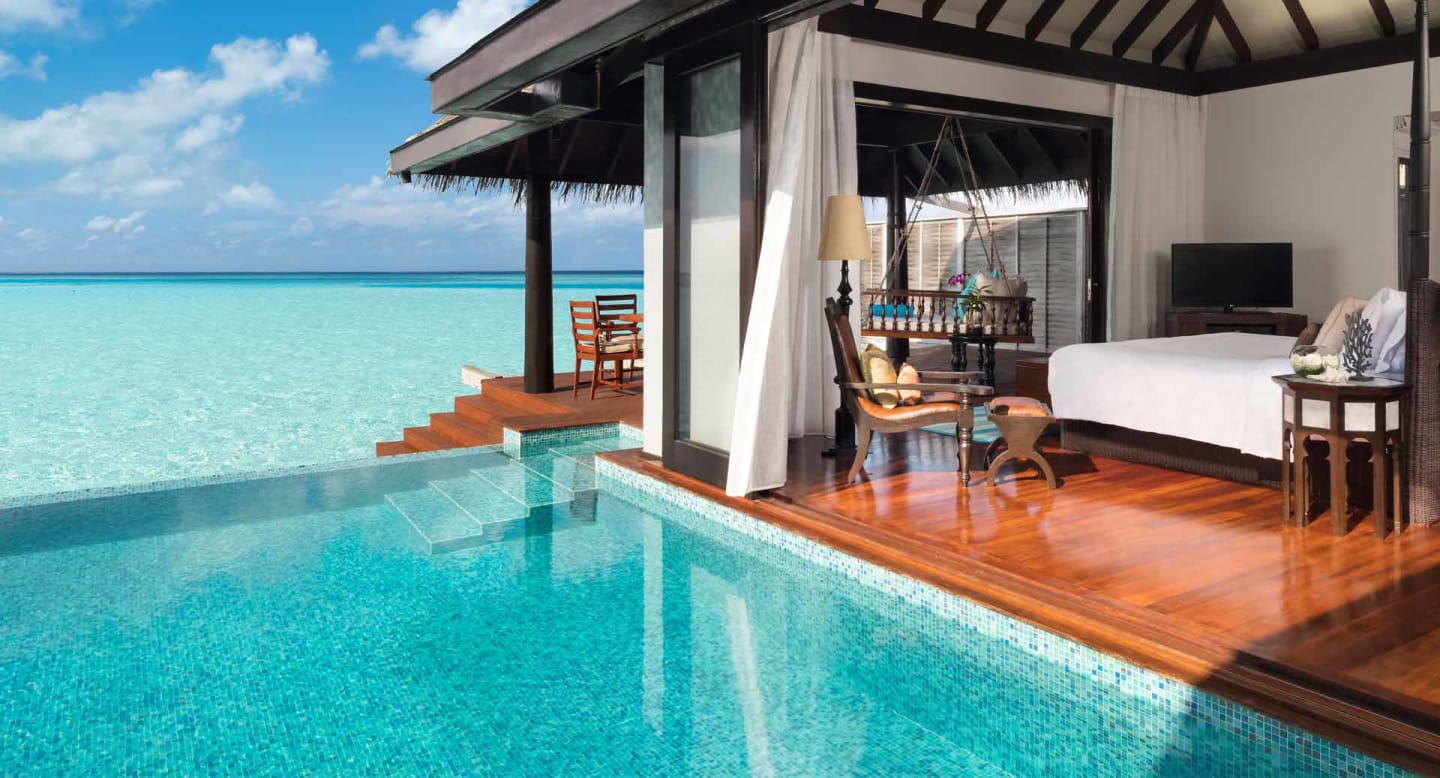 Maldives Manta Ray Swimming | Swim with Rays with Anantara