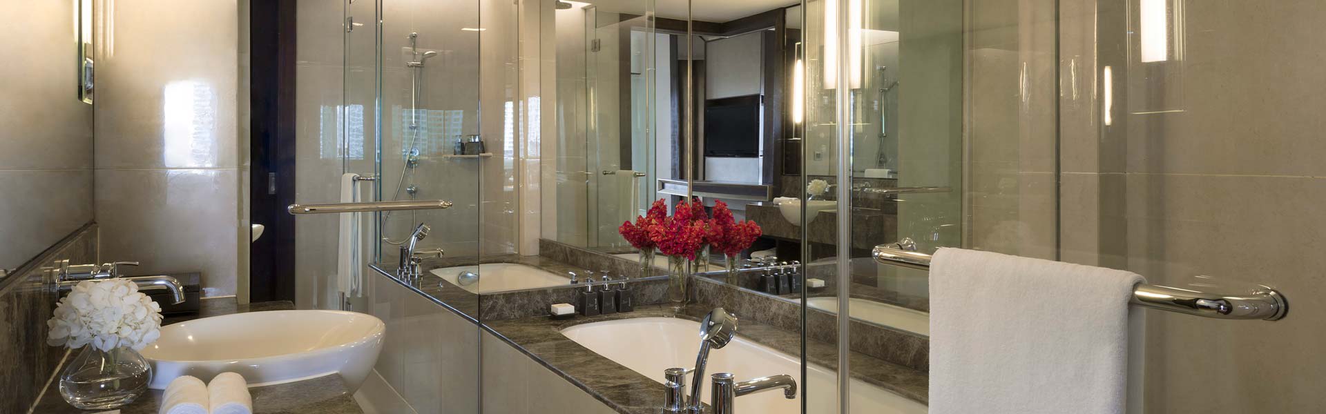 Family Hotels Bangkok | Anantara Riverside Deluxe Riverfront Room