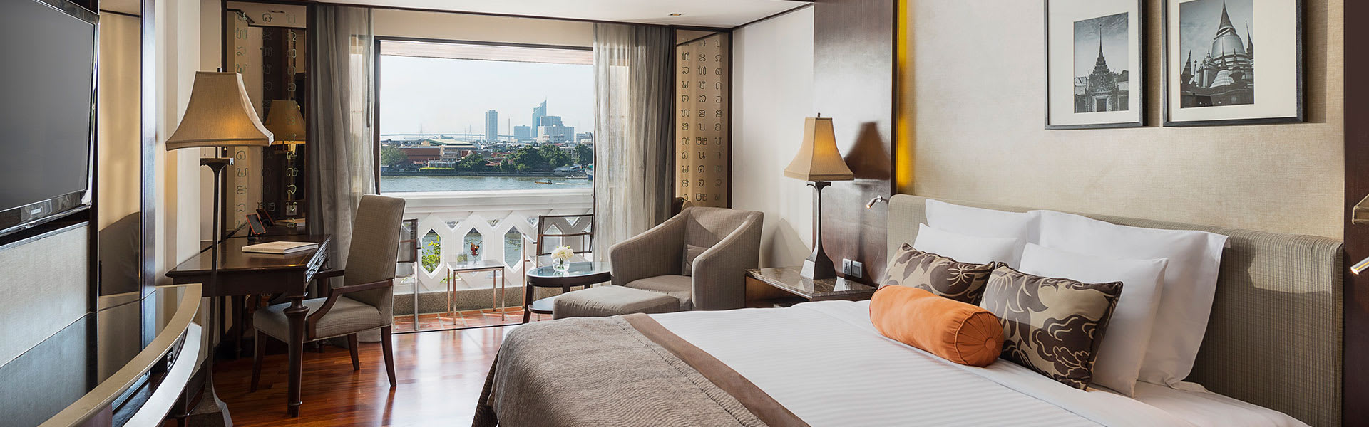 Family Hotels Bangkok | Anantara Riverside Deluxe Riverfront Room