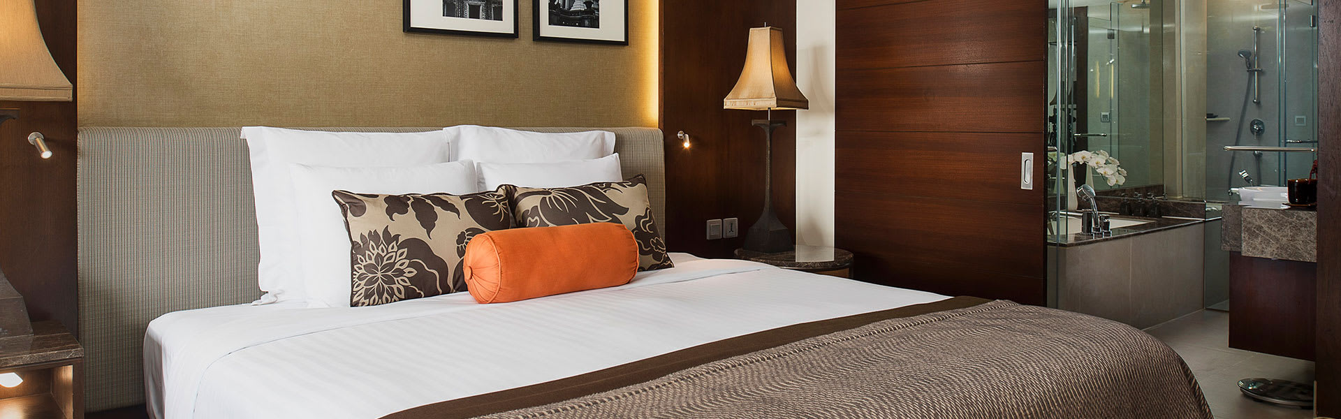 Luxury Hotel in Bangkok | Anantara Riverside | Deluxe Riverfront Room