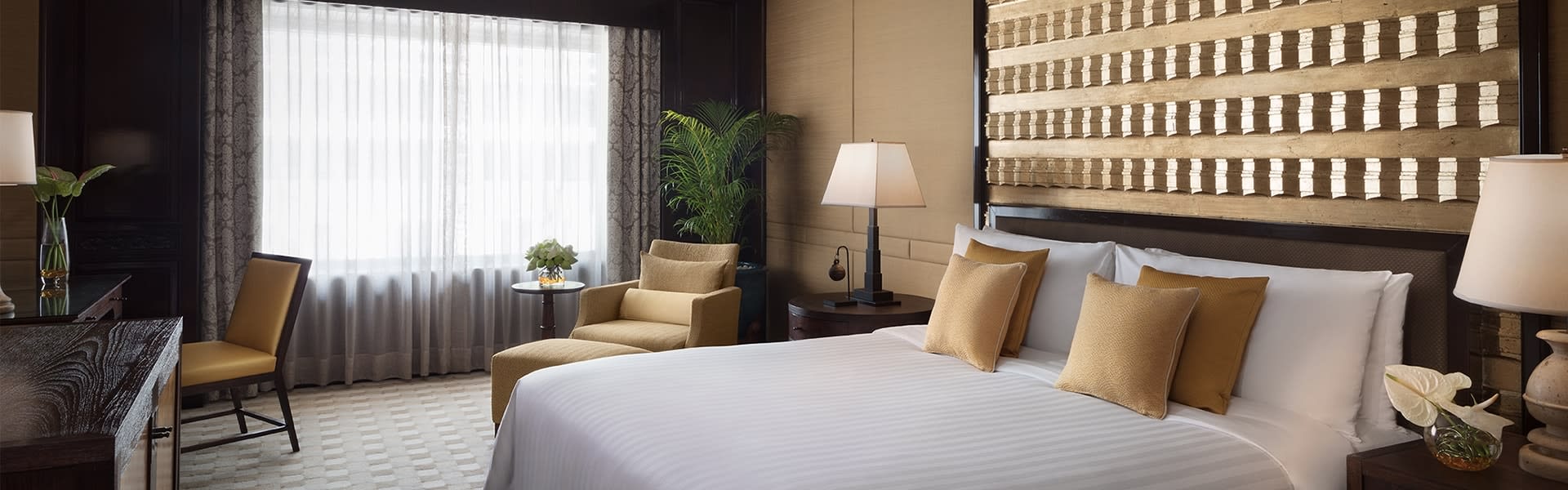 Suites in Bangkok | Royal Suite at Anantara Siam Bangkok